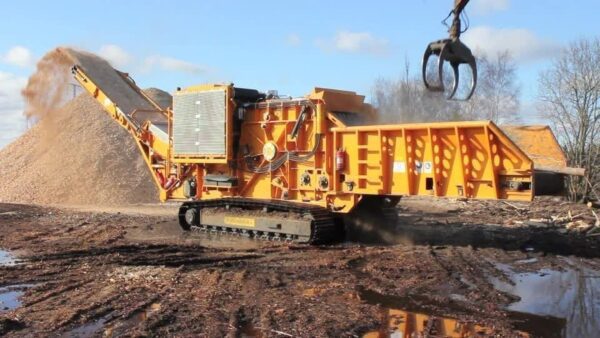 CBI 6400CT Horizontal Grinder and Chipper - Frontline Machinery